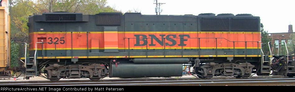 BNSF 325 GP60B